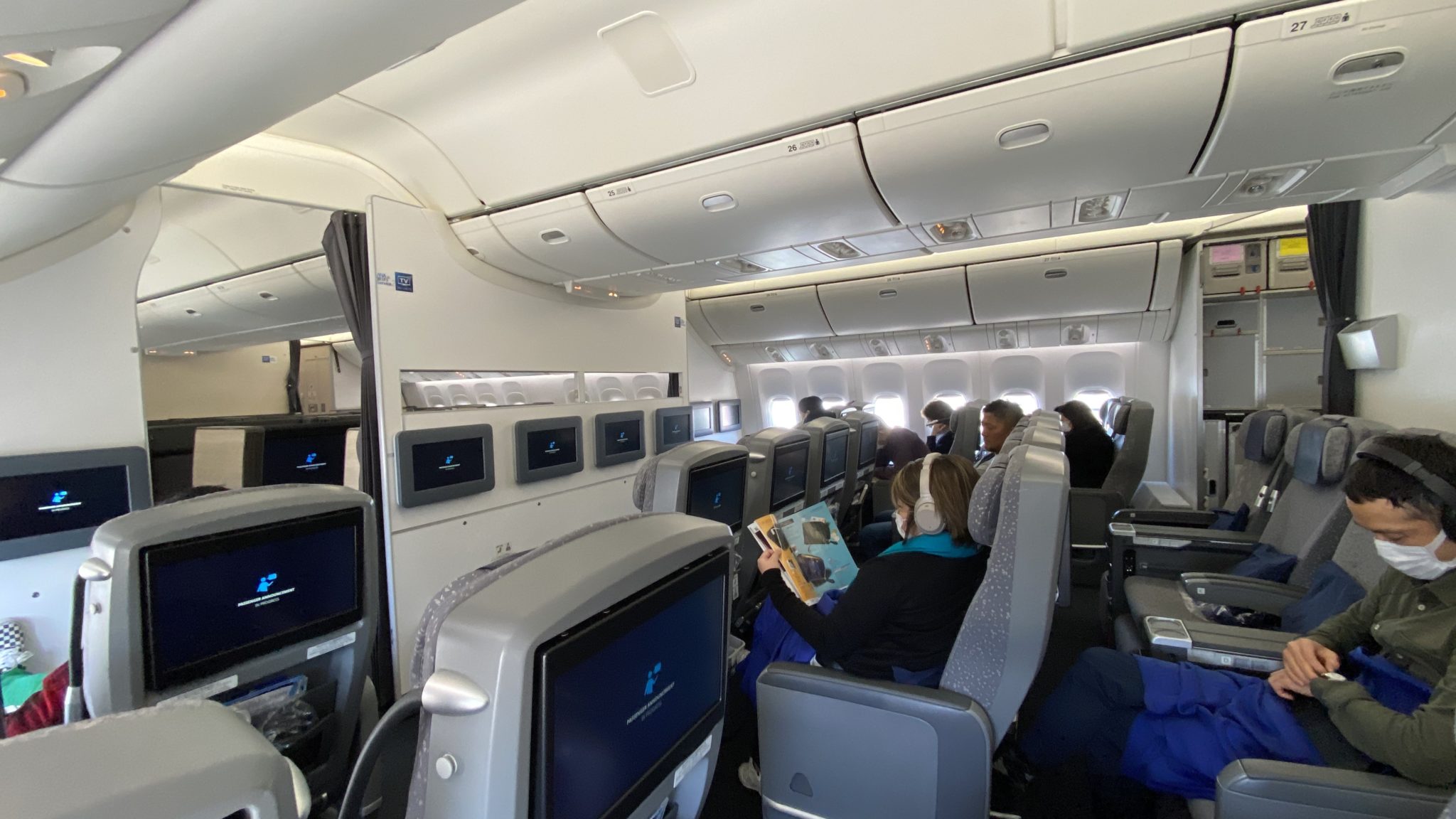 ANA国際線 新B777-300ER ニューヨーク・JFK→東京・羽田搭乗記 エコノミークラス 機内食やサービスを徹底紹介 | ドルフィン日記