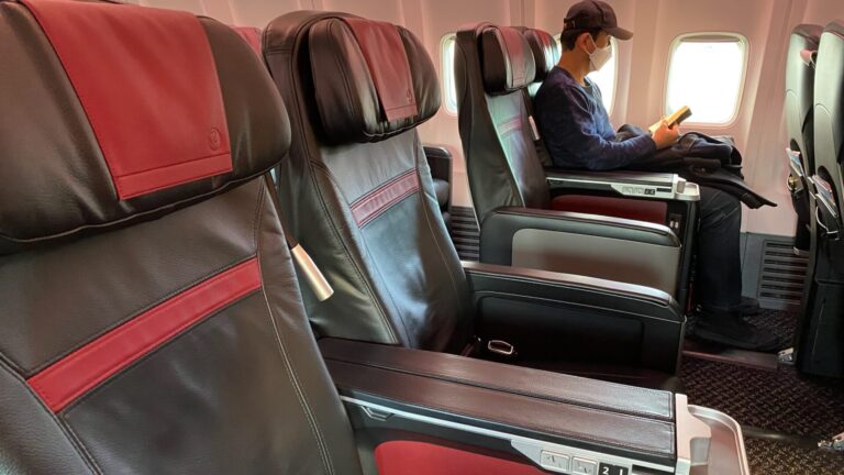 JAL/JTAのB737の機内・座席(JAL SKY NEXT)を紹介 日本各地を飛び回る機材 | ドルフィン日記