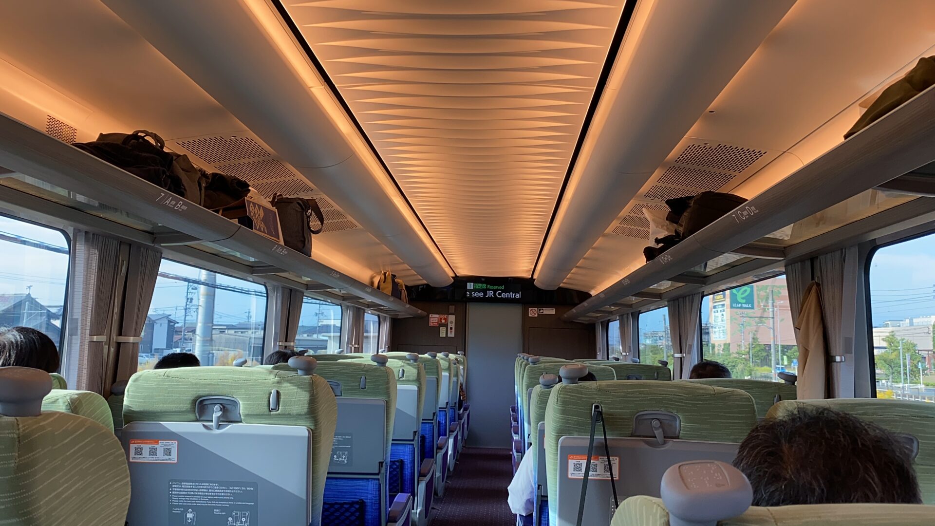 新型特急「ひだ」HC85系 グリーン車の車内・座席徹底紹介 | ドルフィン日記