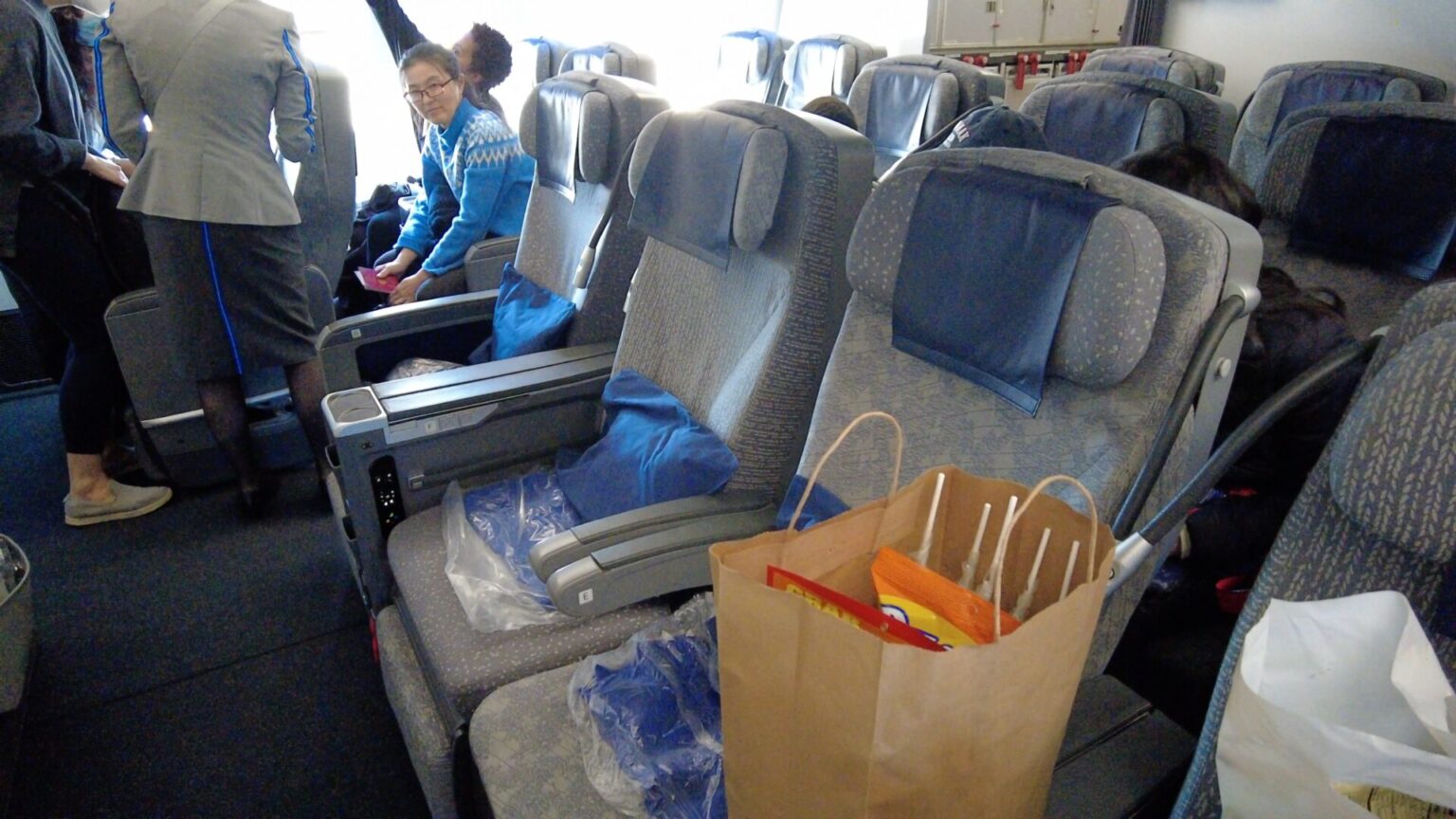 ANA国際線 新B777-300ER ニューヨーク・JFK→東京・羽田搭乗記 エコノミークラス 機内食やサービスを徹底紹介 | ドルフィン日記