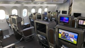 ANA国内線 新仕様B787-9(78G) コンセント完備・シートモニター完備で快適な普通席・プレミアムクラス | ドルフィン日記