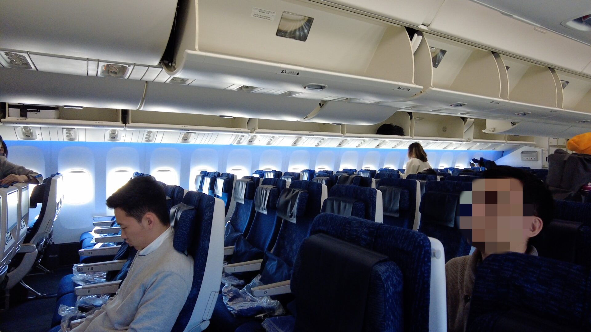ANA国際線 新B777-300ER ニューヨーク・JFK→東京・羽田搭乗記 エコノミークラス 機内食やサービスを徹底紹介 | ドルフィン日記
