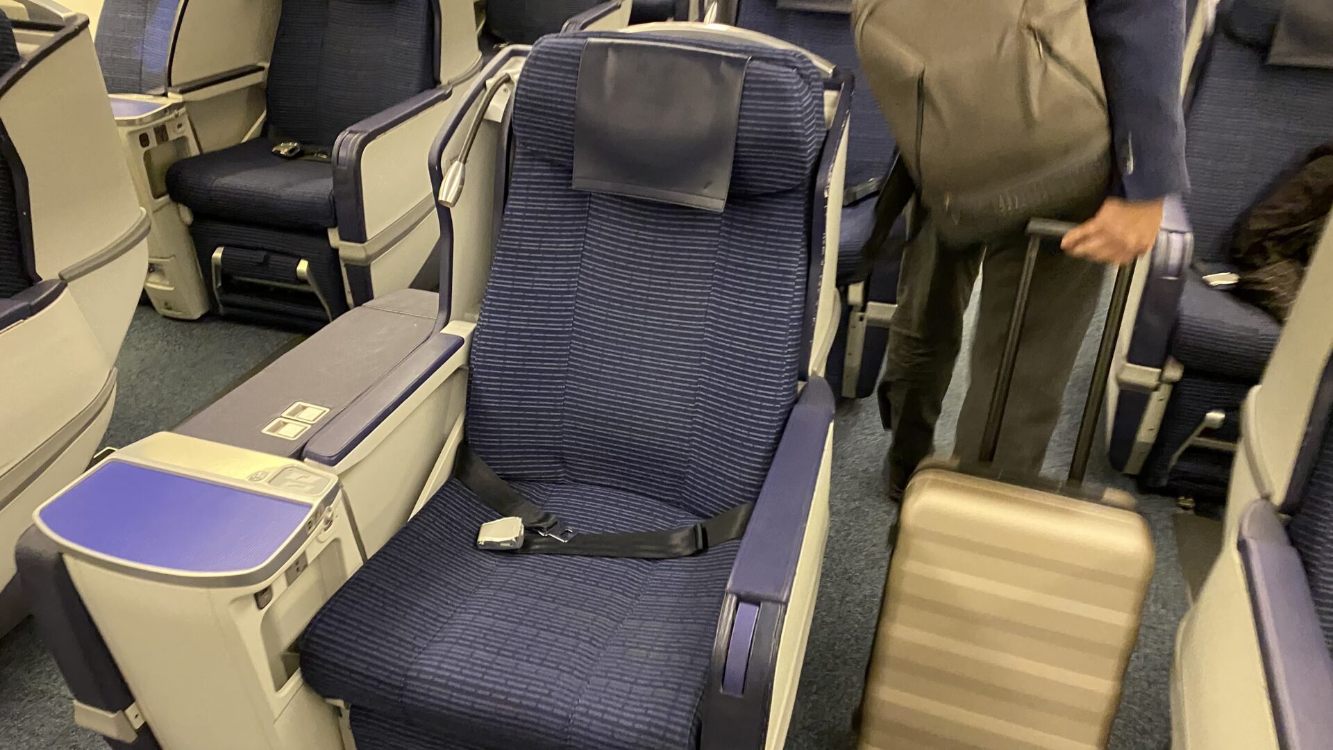 ANAのB767-300ER[763] 国内線・国際線で活躍する機材を徹底紹介！ | ドルフィン日記