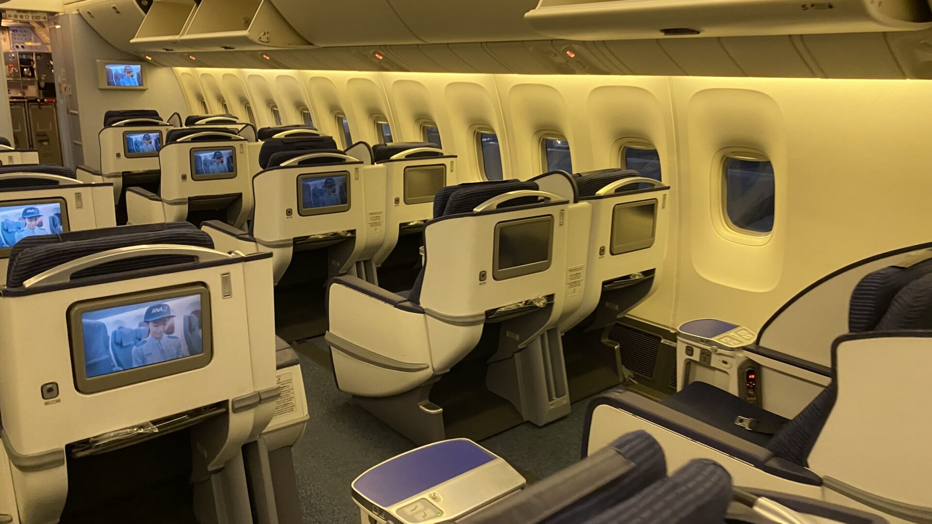 ANAのB767-300ER[763] 国内線・国際線で活躍する機材を徹底紹介！ | ドルフィン日記