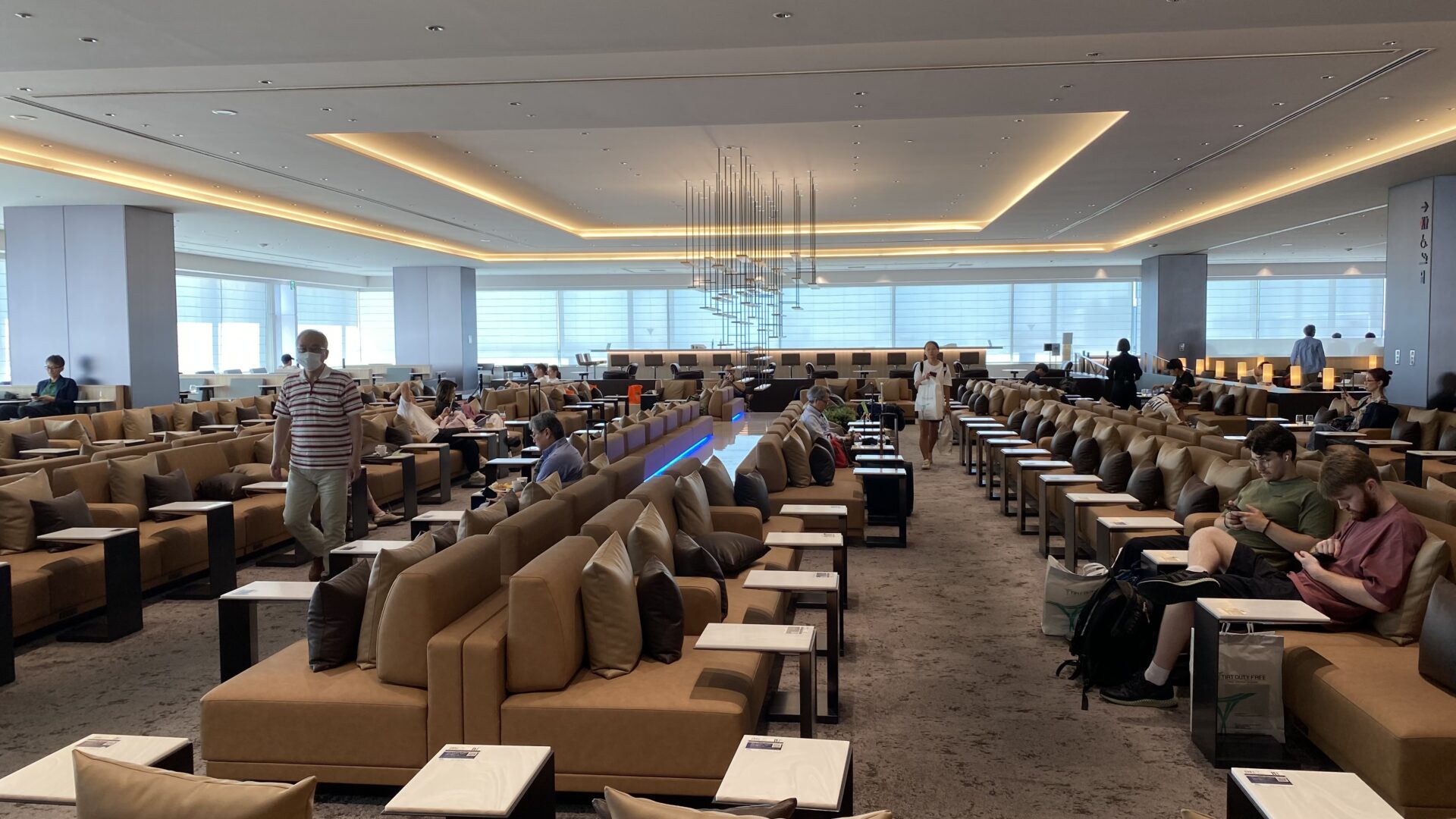 羽田空港 ANA第2ターミナル国際線のANAラウンジが最強だった | ドルフィン日記