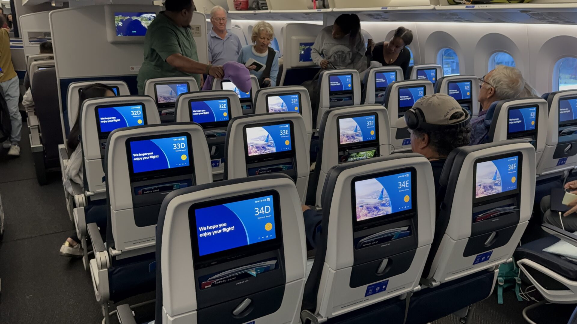 ユナイテッド航空エコノミークラス 東京・成田→ニューヨーク・ニューアーク UA78便 搭乗記 | ドルフィン日記