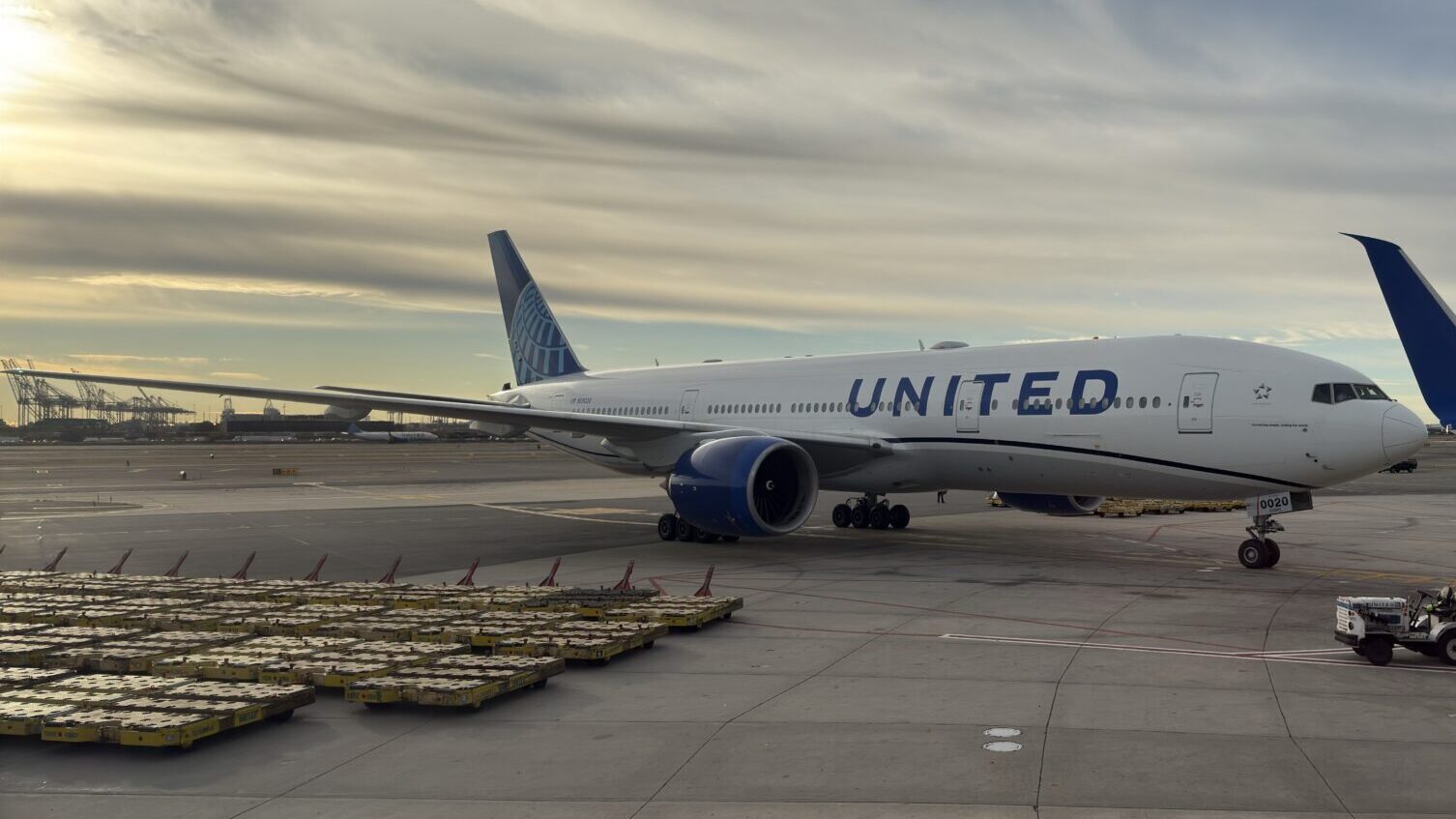 ユナイテッド航空エコノミークラス 東京・成田→ニューヨーク・ニューアーク UA78便 搭乗記 | ドルフィン日記