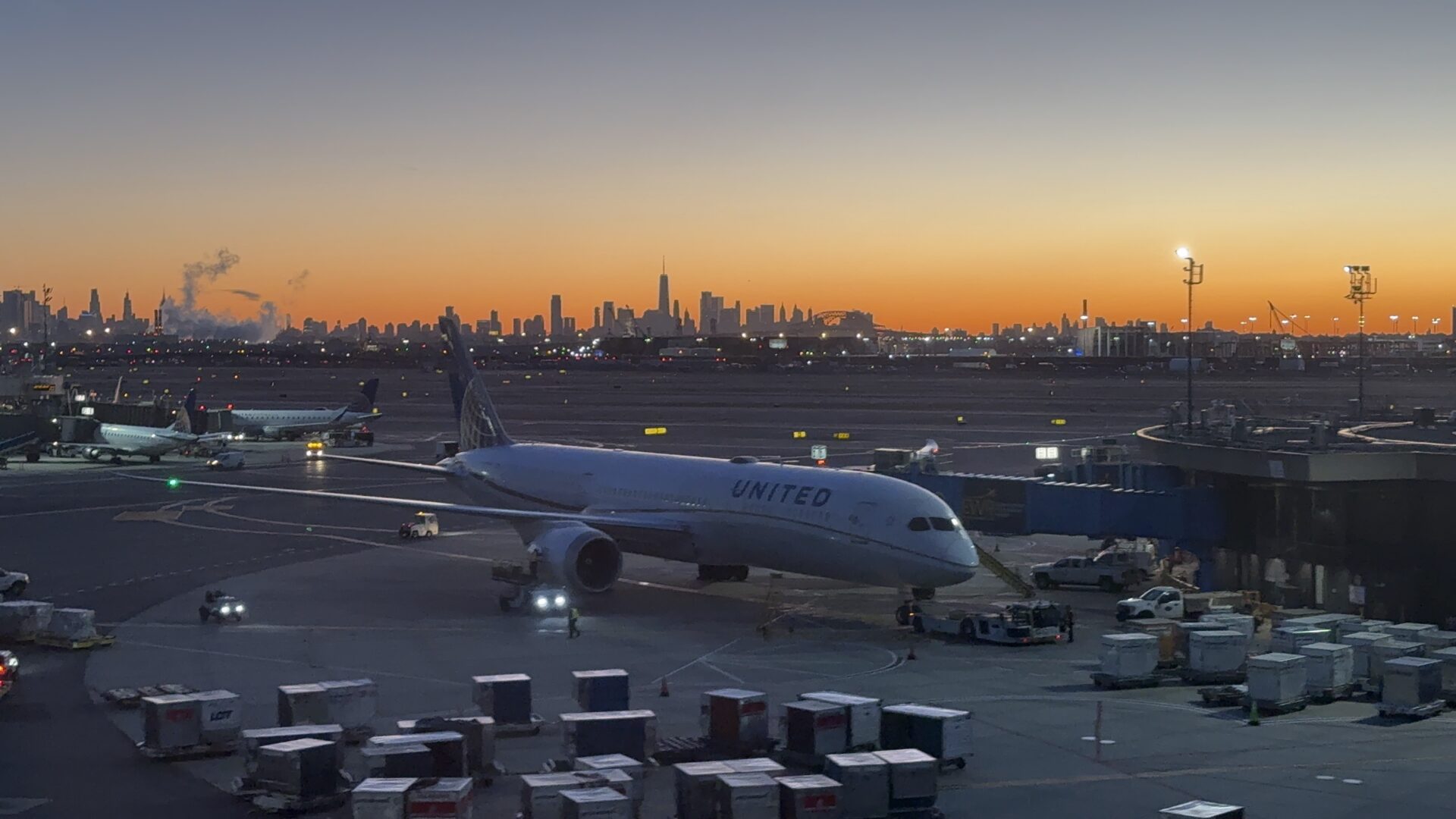 ユナイテッド航空エコノミークラス 東京・成田→ニューヨーク・ニューアーク UA78便 搭乗記 | ドルフィン日記