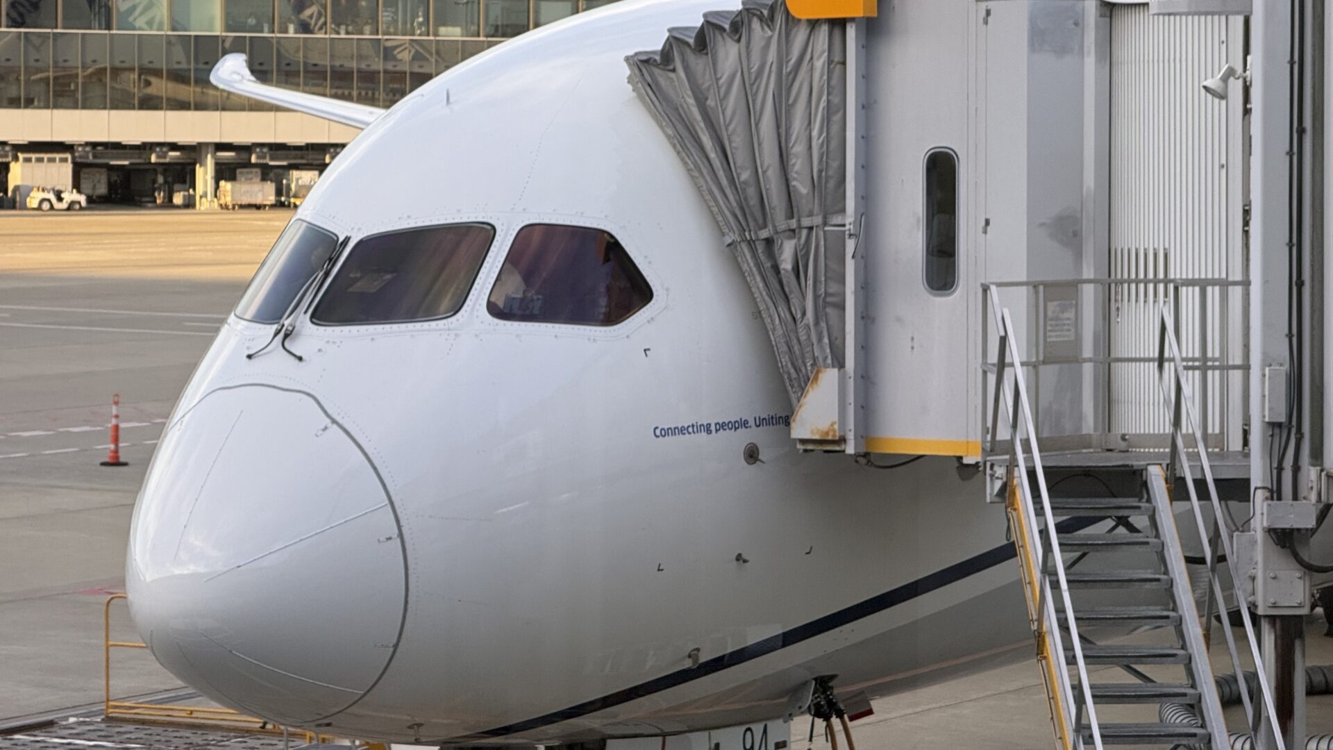 ユナイテッド航空エコノミークラス 東京・成田→ニューヨーク・ニューアーク UA78便 搭乗記 | ドルフィン日記