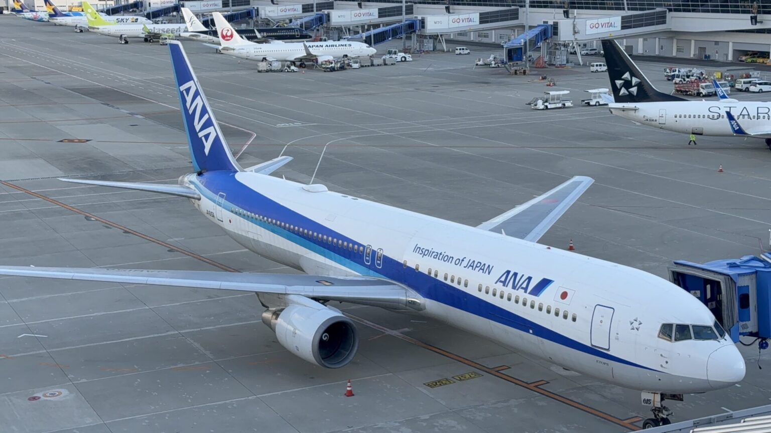 セントレア発着ワイドボディ国内線 ANAのB767で名古屋・中部から沖縄・那覇へ | ドルフィン日記