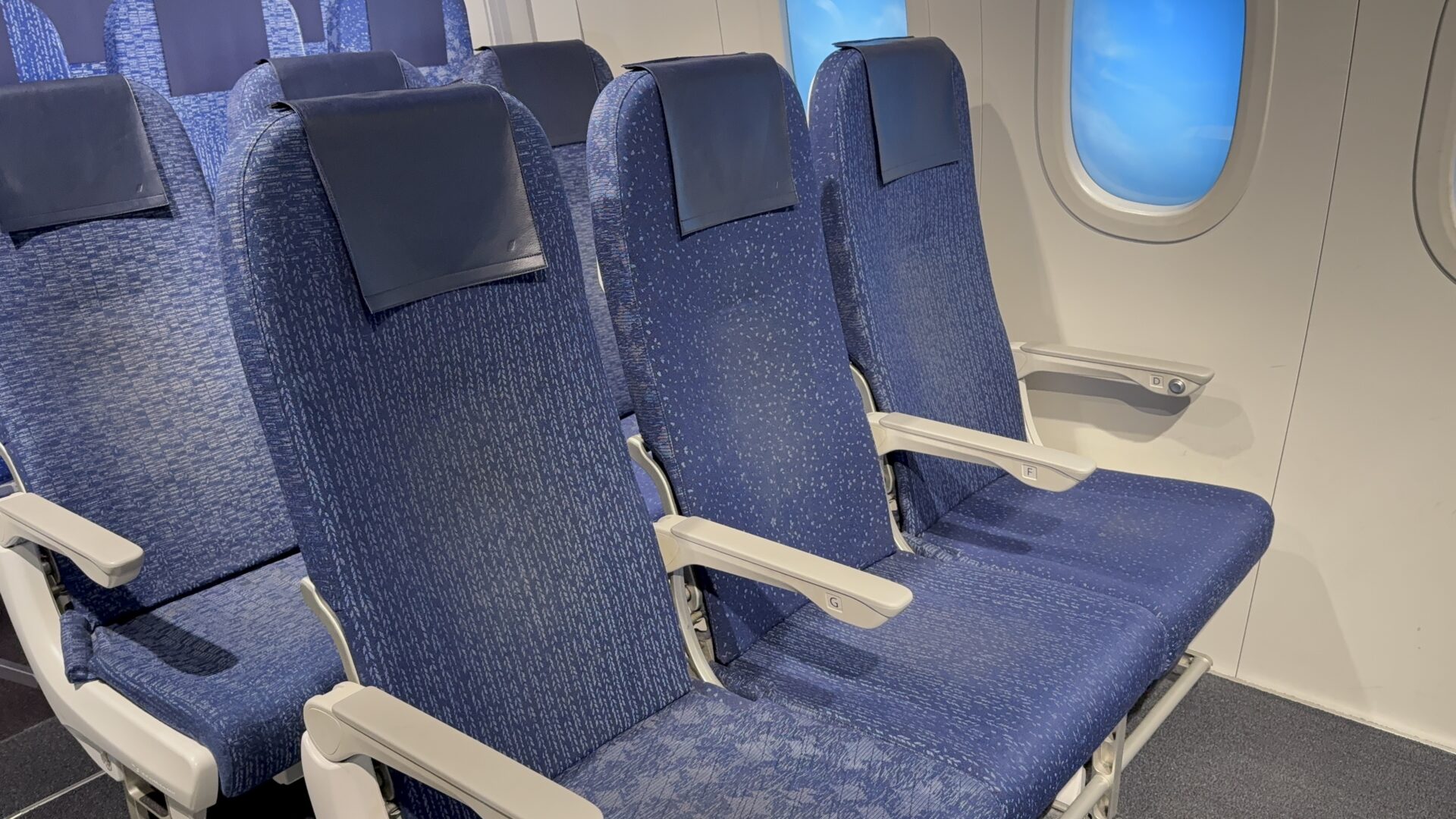 ANAの国内線向けB787-10[78K]の運航路線や機内・座席の様子を詳しく紹介 | ドルフィン日記