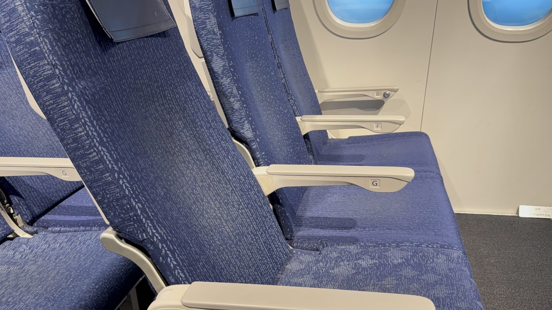 ANAの国内線向けB787-10[78K]の運航路線や機内・座席の様子を詳しく紹介 | ドルフィン日記